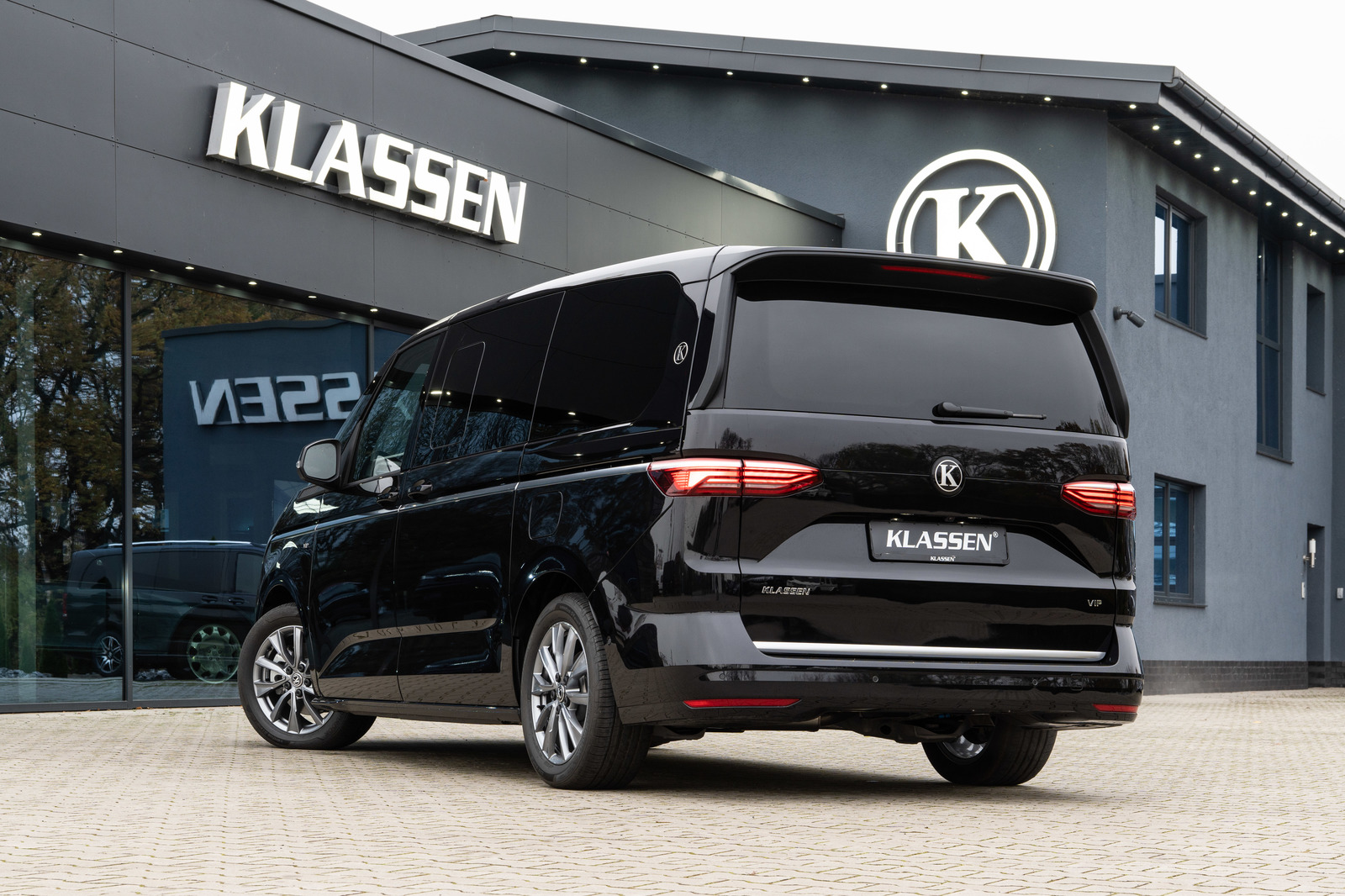 KLASSEN Based on Volkswagen T7 Multivan Business VIP VAN VT7MH T7 ...