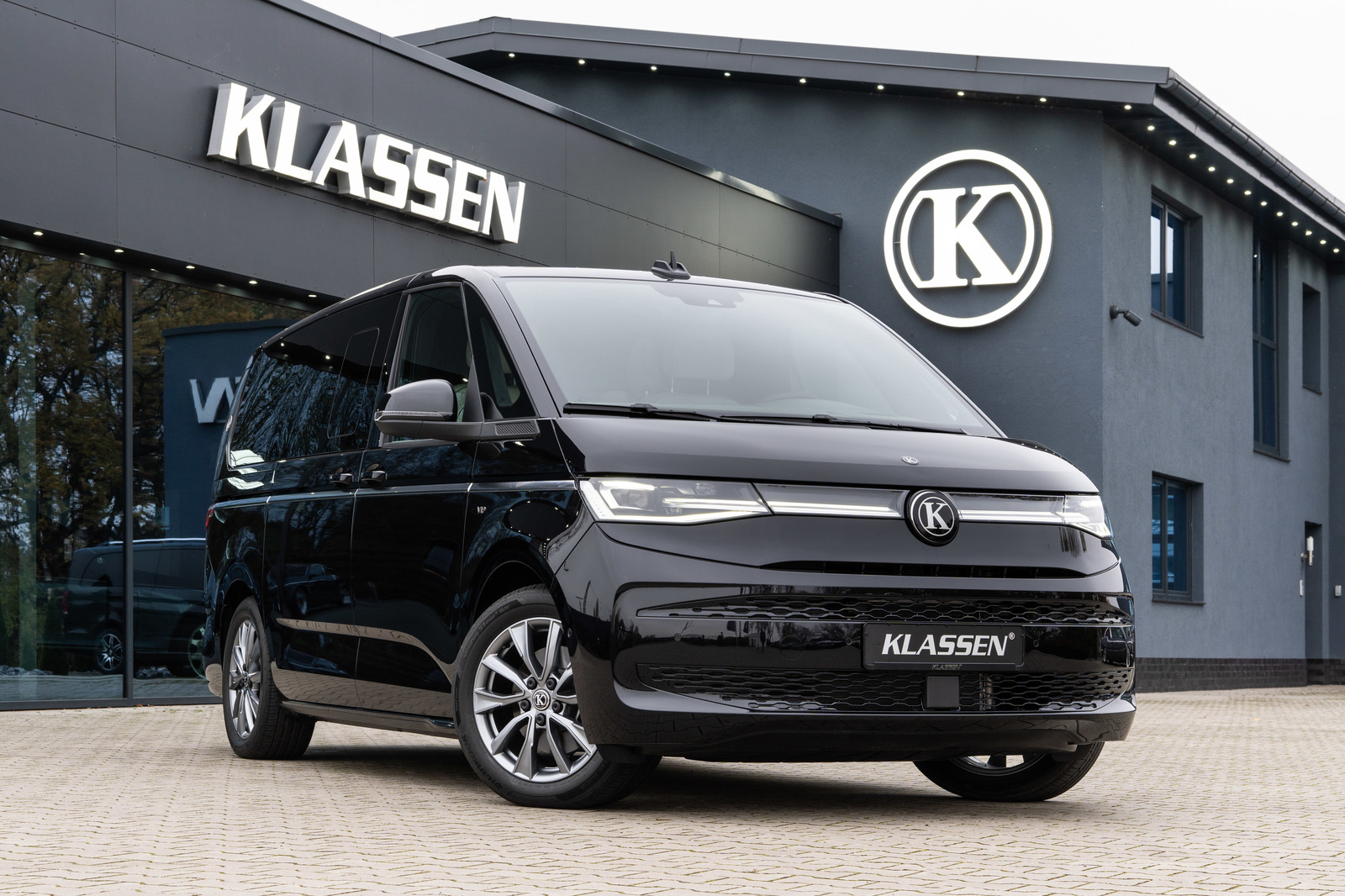 KLASSEN Based on Volkswagen T7 Multivan Business VIP VAN VT7MH T7 ...