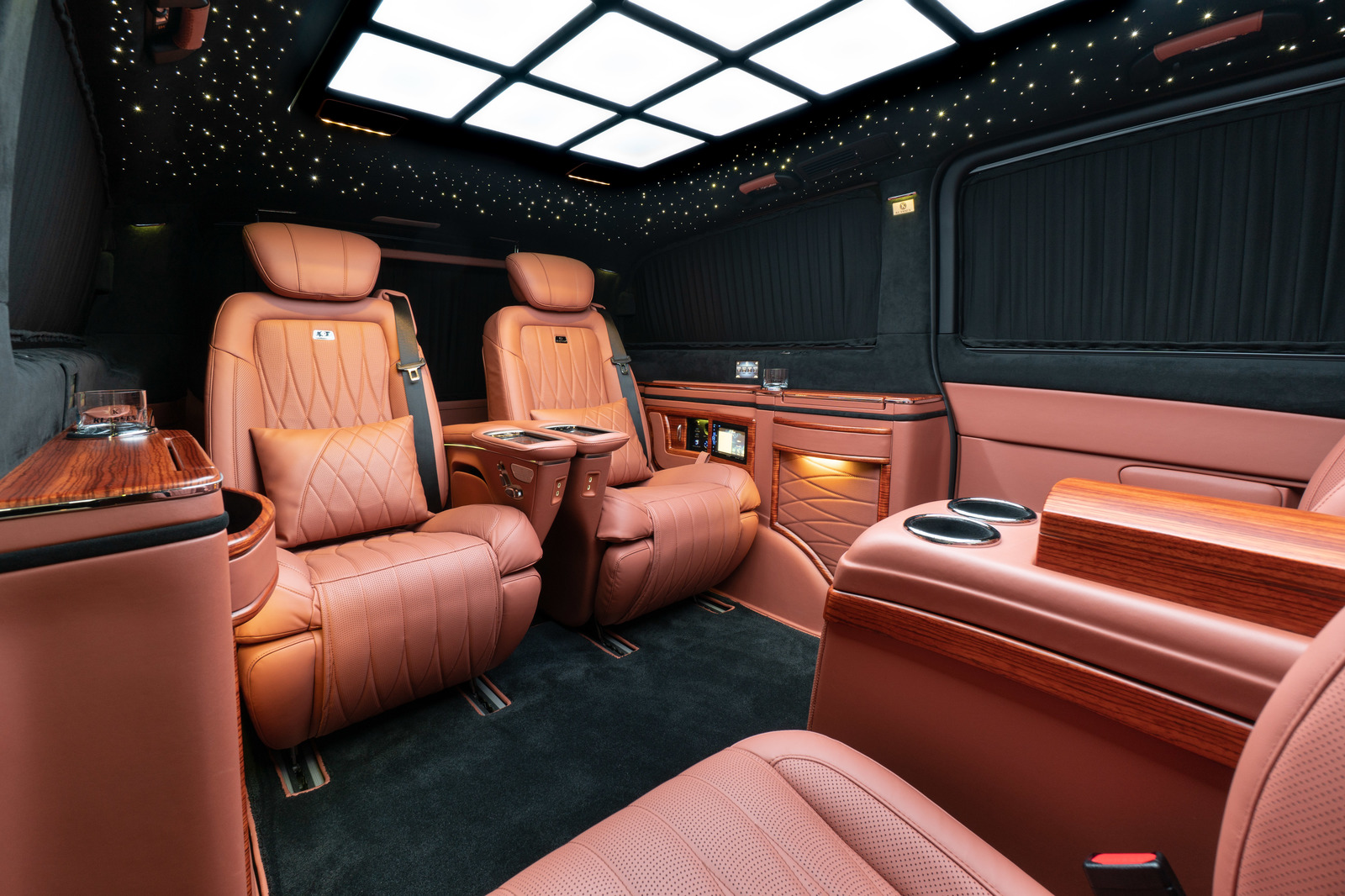 KLASSEN Based on Volkswagen T7 Multivan Bulli Business - VIP Luxus Van ...