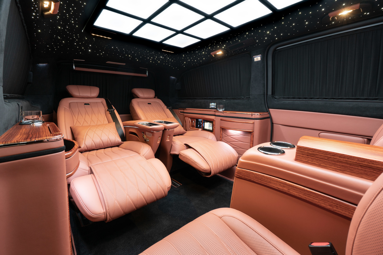 KLASSEN Based on Volkswagen T7 Multivan Bulli Business - VIP Luxus Van ...