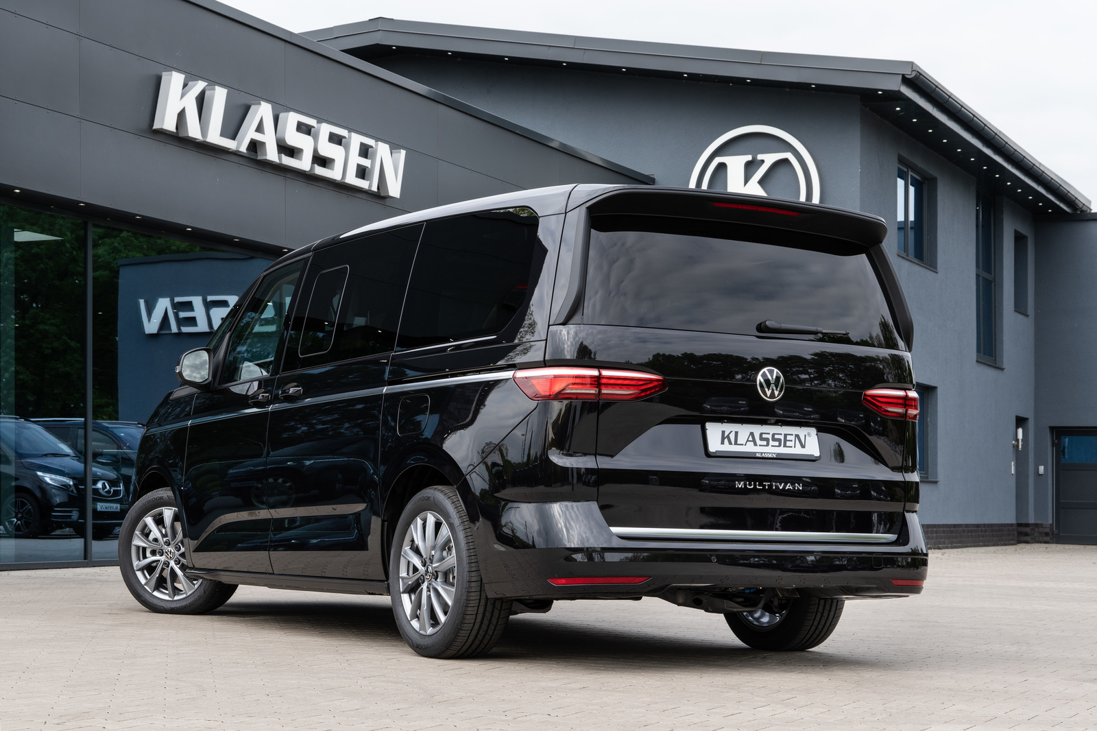 KLASSEN Based on Volkswagen T7 Multivan Business - Luxury VIP Cars and ...